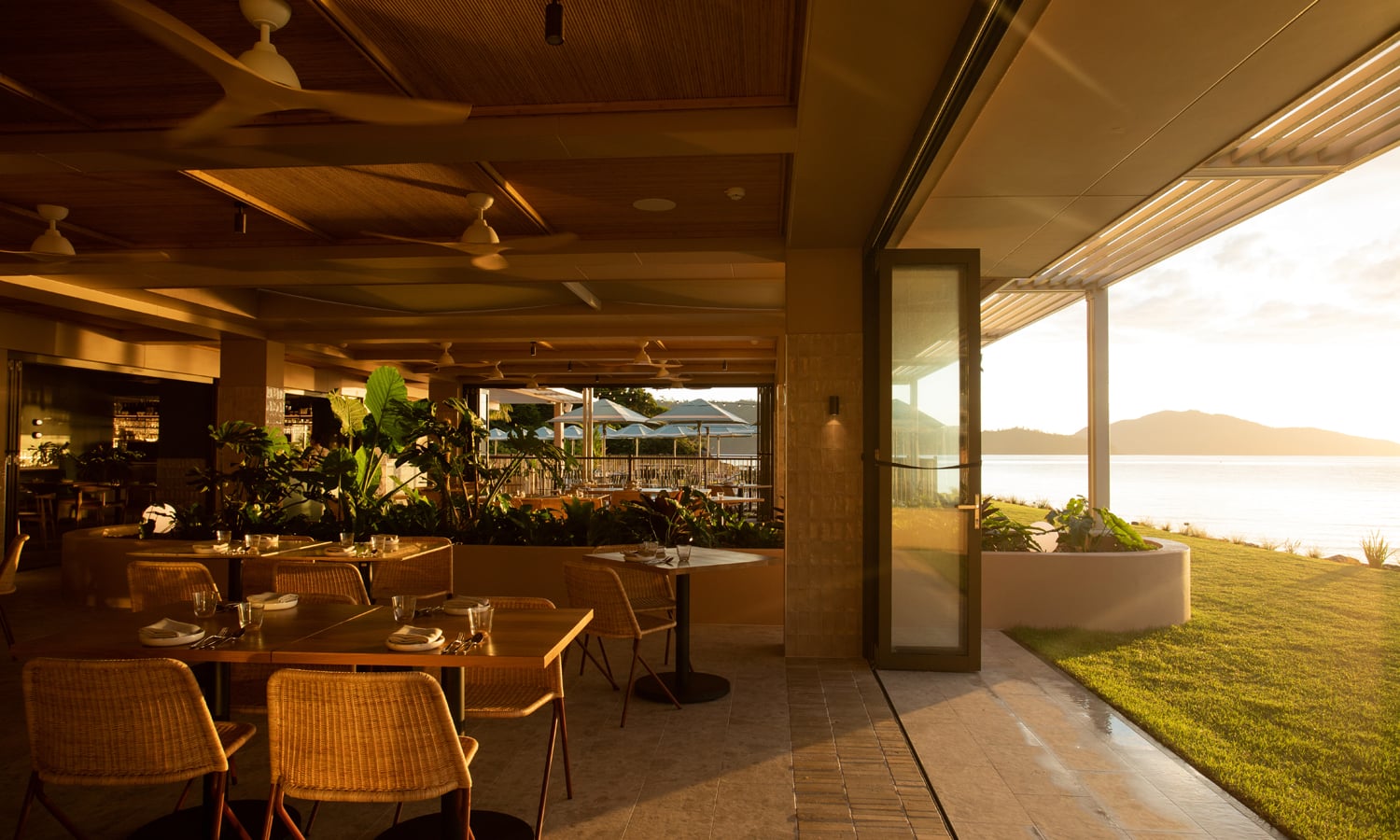 The Sundays & Catseye Pool Club on Hamilton Island - Kara Rosenlund